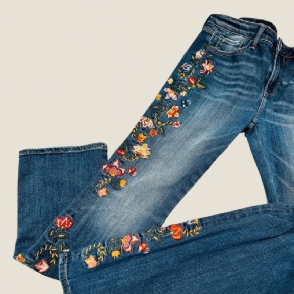DRIFTWOOD | Jeans | Sundance Driftwood Cascading Embroidered Floral ...